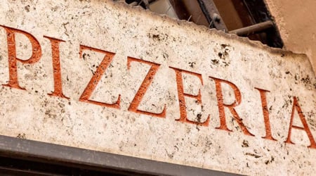 Shop signs: examples, ideas and tips